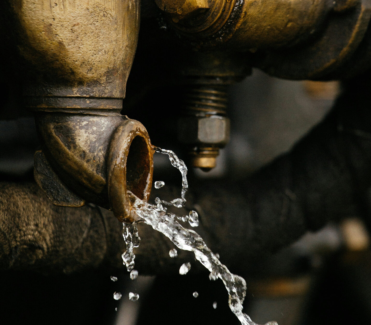 How to Fix Corroded Pipes and Ensure Smooth Plumbing | Fuse Service